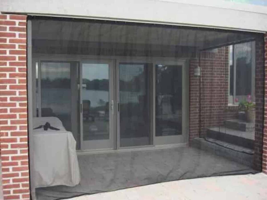 Regular Columns Tracking - Mosquito Curtains